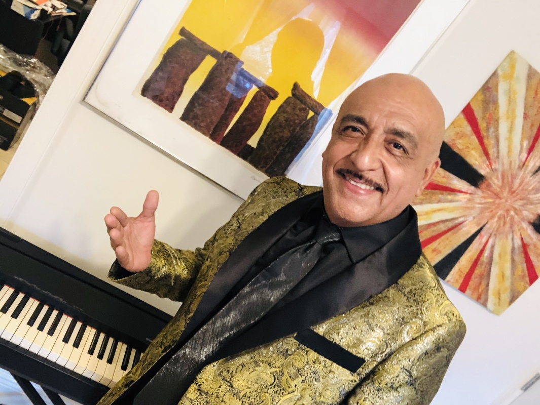 Tracks Available Online Music Stores by Carlos Calle - N1M